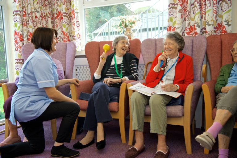 Heath House - Outstanding Dementia Care Home Worthing - Heaton house